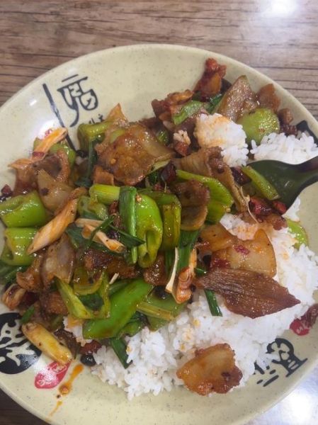 回锅肉盖饭怎么做_回锅肉盖饭家常做法-第3张图片-山城妙识