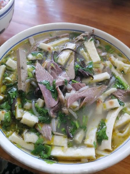 羊肉泡馍配菜有哪些_怎么搭配才正宗-第3张图片-山城妙识