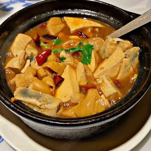 臭豆腐肥肠煲怎么做_臭豆腐肥肠煲好吃吗-第2张图片-山城妙识