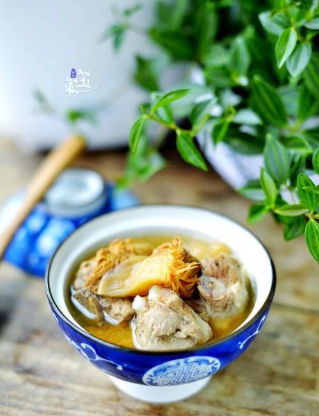 新鲜猴头菇炖排骨怎么做_猴头菇炖排骨的功效与禁忌-第1张图片-山城妙识