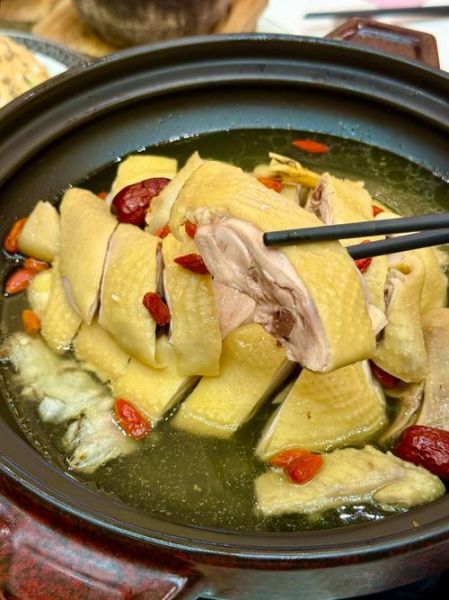 滋补蒸全鸡药膳做法_蒸全鸡用什么药材最补-第2张图片-山城妙识