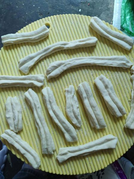 家庭油条制作方法_不用泡打粉怎么做油条-第2张图片-山城妙识
