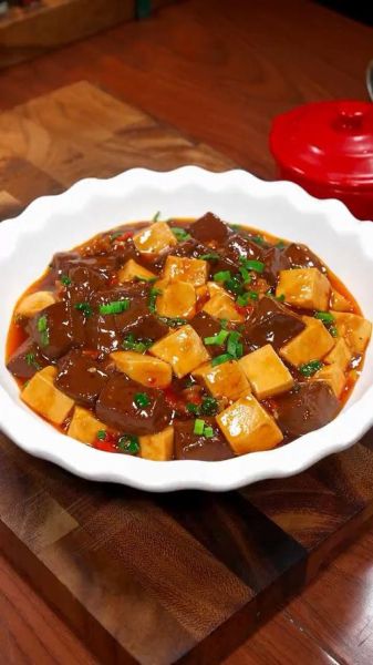 猪血和豆腐怎么烧好吃_猪血豆腐的家常做法-第3张图片-山城妙识