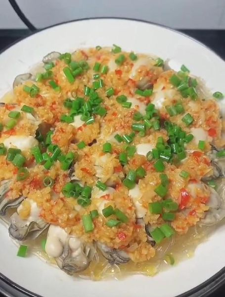 粉丝蒜蓉生蚝怎么做_蒜蓉生蚝蒸几分钟-第3张图片-山城妙识