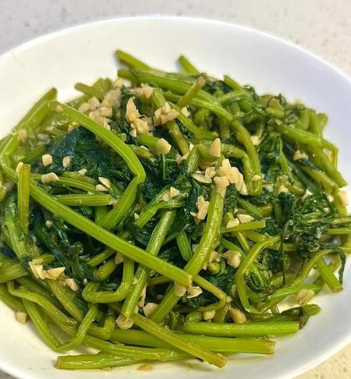 蒜蓉茼蒿怎么炒好吃_蒜蓉茼蒿的做法大全-第3张图片-山城妙识