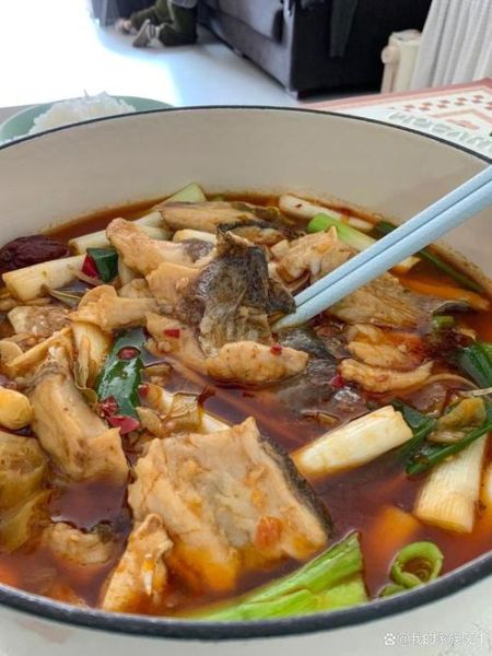 家常白鲢鱼怎么做好吃_白鲢鱼的做法大全-第3张图片-山城妙识