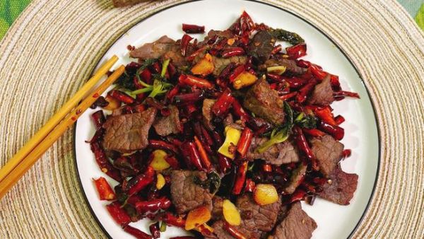 牛干巴怎么炒好吃_牛干巴的家常做法-第2张图片-山城妙识
