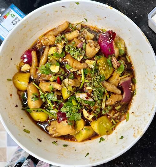 凉拌鸡爪怎么做好吃_凉拌鸡爪的做法大全窍门-第2张图片-山城妙识