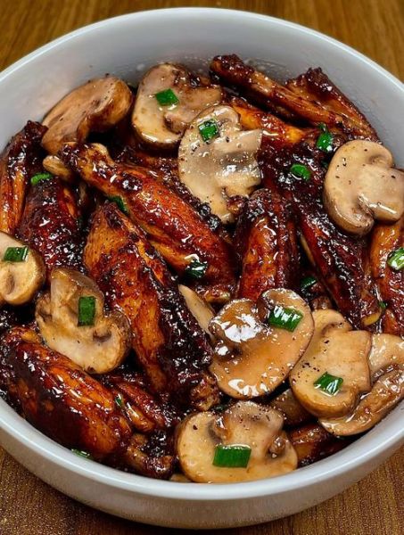 香菇鸡肉汤怎么做_香菇鸡肉汤的功效与禁忌-第3张图片-山城妙识