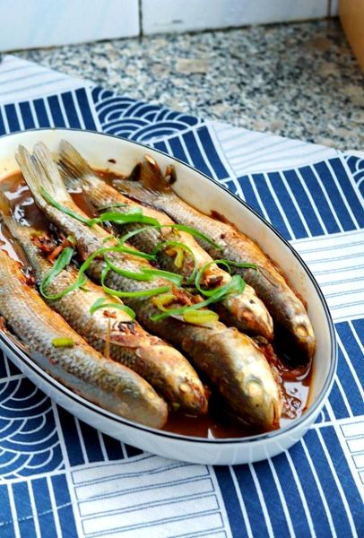 小梭鱼怎么做好吃_小梭鱼的家常做法-第3张图片-山城妙识