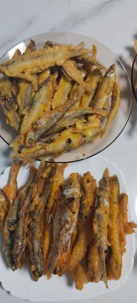 炸小鱼怎么炸才酥脆_炸小鱼用面粉还是淀粉-第3张图片-山城妙识