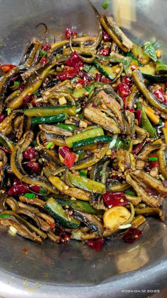 炒鳝鱼怎么炒好吃_鳝鱼去腥技巧-第2张图片-山城妙识 炒鳝鱼怎么炒好吃_鳝鱼去腥技巧-第2张图片-山城妙识