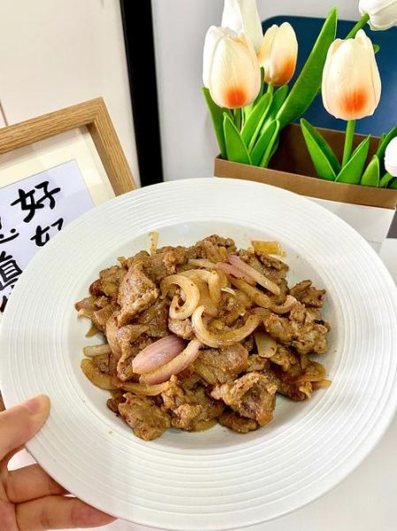 牛肉炒洋葱怎么做_牛肉炒洋葱先炒哪个-第3张图片-山城妙识