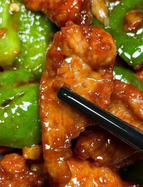 青椒怎么炒好吃_青椒炒肉的做法步骤-第1张图片-山城妙识