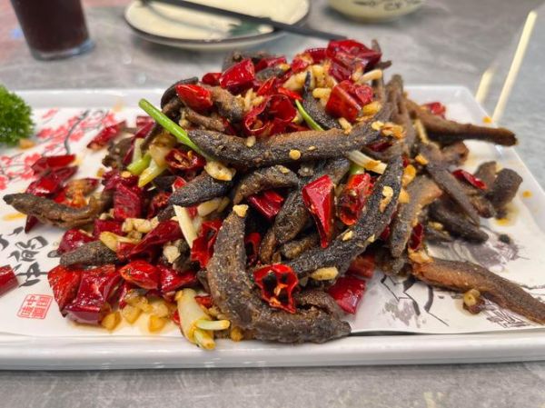 泥鳅怎么做好吃_红烧泥鳅的做法大全-第1张图片-山城妙识