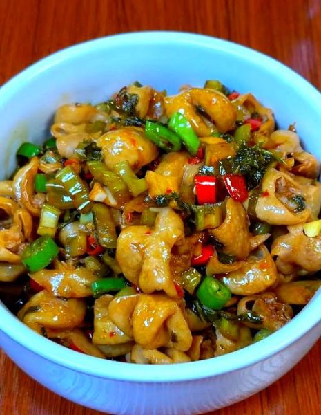 酸菜炒什么菜好吃_酸菜和什么搭配最下饭-第1张图片-山城妙识