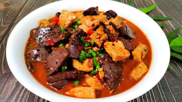 猪血豆腐的功效与作用_猪血豆腐补血效果好吗-第2张图片-山城妙识