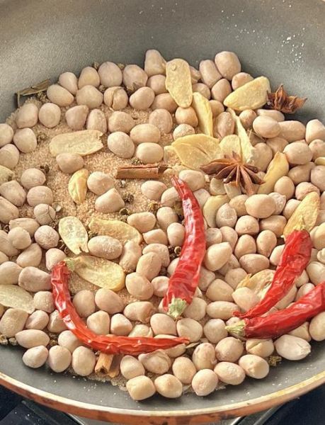 正宗盐焗花生米怎么做_盐焗花生米的做法步骤-第1张图片-山城妙识 正宗盐焗花生米怎么做_盐焗花生米的做法步骤-第1张图片-山城妙识