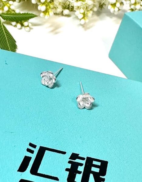 银耳钉怎么选_银耳钉会过敏吗-第1张图片-山城妙识