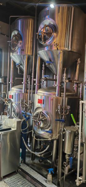 啤酒设备厂家哪家好_一套精酿啤酒设备多少钱-第1张图片-山城妙识