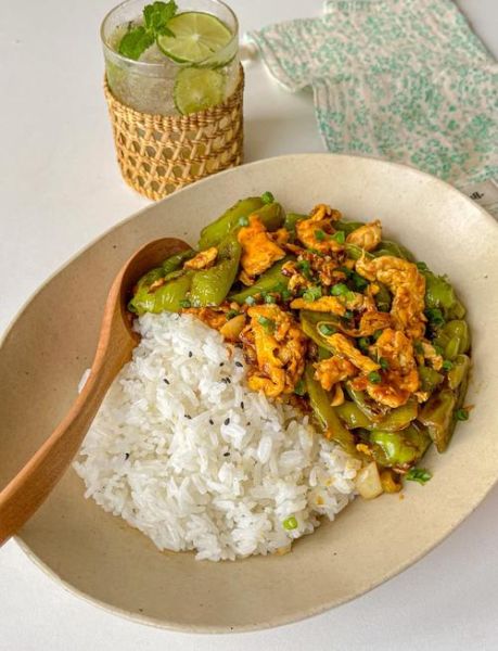 青椒炒蛋盖浇面怎么做_青椒炒蛋盖浇面热量高吗-第2张图片-山城妙识