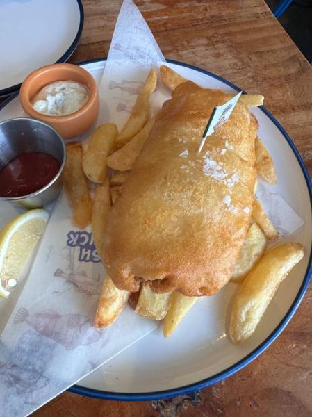 what_is_traditional_fish_and_chips_made_of-第1张图片-山城妙识