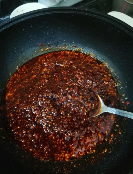 家庭自制辣椒酱怎么做_辣椒酱保存多久-第1张图片-山城妙识