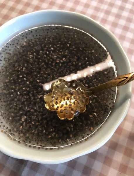 奇亚籽七天减肥法怎么吃_奇亚籽减肥有效吗-第2张图片-山城妙识 奇亚籽七天减肥法怎么吃_奇亚籽减肥有效吗-第2张图片-山城妙识