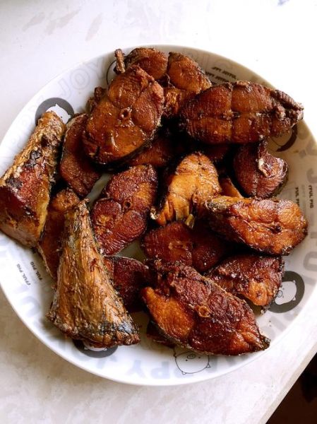 熏鲅鱼怎么做才正宗_最正宗的做法视频-第3张图片-山城妙识