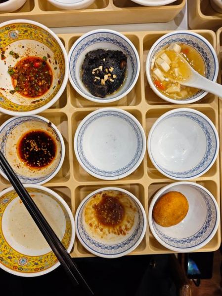 龙抄手和钟水饺的区别_哪个更好吃-第2张图片-山城妙识