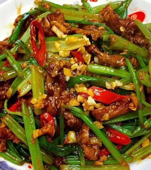 芹菜炒肉怎么做_芹菜炒肉家常做法视频-第3张图片-山城妙识