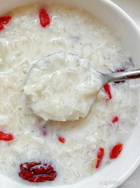 银耳汤什么时候放冰糖_冰糖下锅最佳时机-第3张图片-山城妙识 银耳汤什么时候放冰糖_冰糖下锅最佳时机-第3张图片-山城妙识