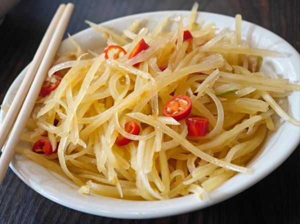炒土豆丝怎么炒才脆_家常炒土豆丝的做法步骤-第3张图片-山城妙识