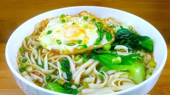 煮面怎么煮不坨_煮面用冷水还是热水-第3张图片-山城妙识