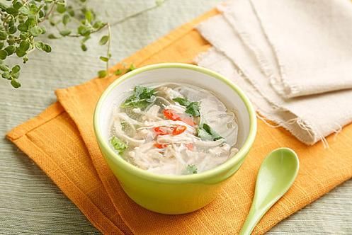 金针菇鸡汤的家常做法_怎么炖更鲜美-第3张图片-山城妙识