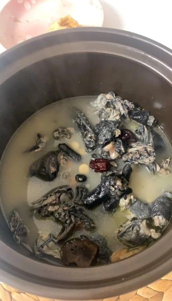 乌鸡炖汤要不要焯水_焯水后营养会流失吗-第1张图片-山城妙识 乌鸡炖汤要不要焯水_焯水后营养会流失吗-第1张图片-山城妙识