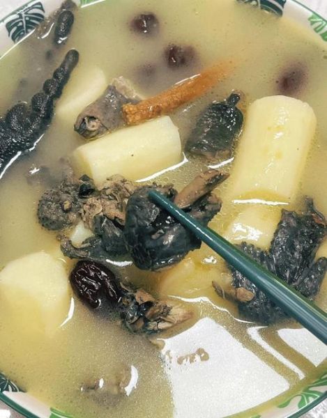 乌鸡炖汤要不要焯水_焯水后营养会流失吗-第3张图片-山城妙识 乌鸡炖汤要不要焯水_焯水后营养会流失吗-第3张图片-山城妙识