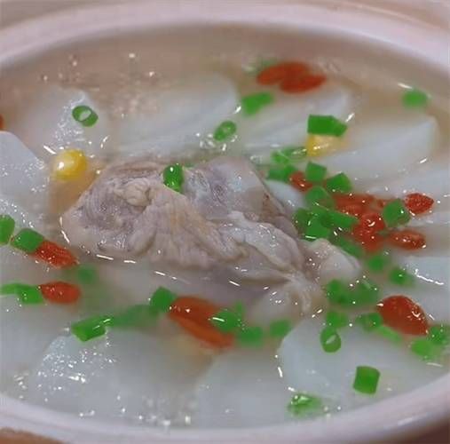 家常大骨汤怎么炖好喝_大骨汤去腥技巧-第1张图片-山城妙识