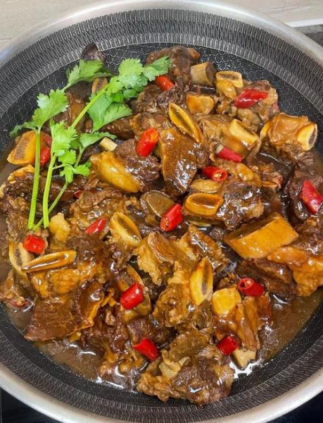 怎么炖牛排骨好吃又简单_家常做法-第1张图片-山城妙识