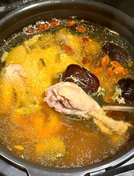 高压锅炖鸡要多久才熟_高压锅炖鸡的正确步骤-第2张图片-山城妙识