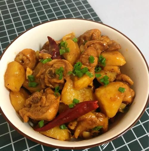 炖鸡腿怎么做好吃_家常炖鸡腿的做法视频-第1张图片-山城妙识