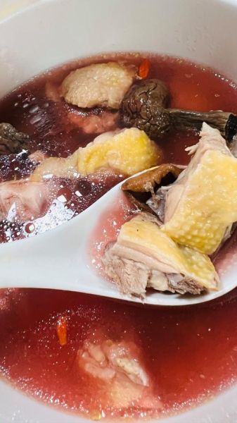 土鸡怎么炖好喝又营养_土鸡炖汤的正确方法-第1张图片-山城妙识