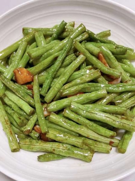 长豆角炒之前要不要焯水_焯水后口感会变差吗-第1张图片-山城妙识