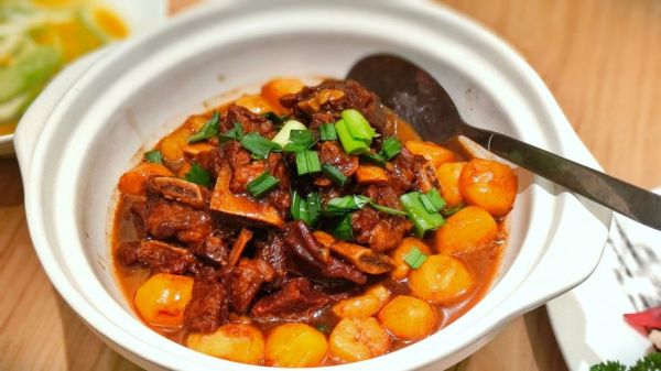 土豆炖牛肉用什么部位_牛腩还是牛肋条-第2张图片-山城妙识