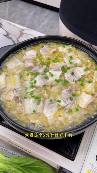 酸菜白肉怎么做_酸菜白肉用哪个部位-第1张图片-山城妙识