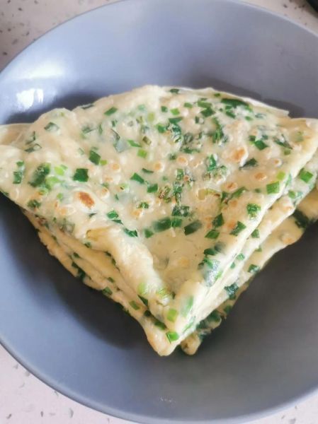 油煎韭菜饼怎么做_韭菜饼怎么煎才酥脆-第1张图片-山城妙识