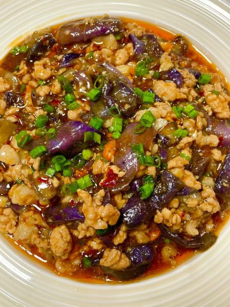 茄子炒肉怎么做_茄子炒肉做法大全图解-第3张图片-山城妙识