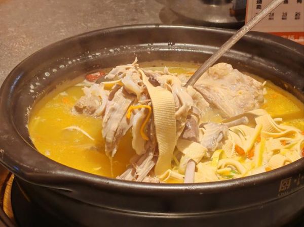 老鸭煲怎么做才好吃_老鸭煲炖多久最入味-第3张图片-山城妙识 老鸭煲怎么做才好吃_老鸭煲炖多久最入味-第3张图片-山城妙识