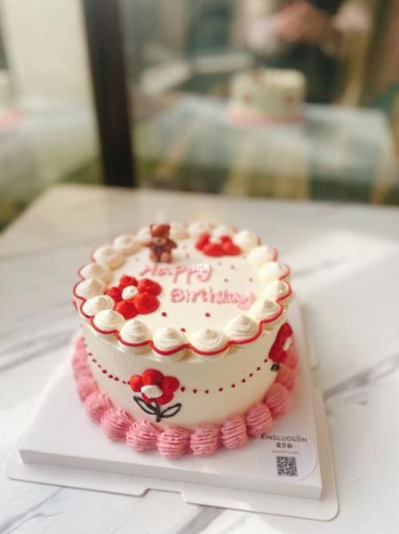 6寸蛋糕够几个人吃_6寸蛋糕会不会太小了-第2张图片-山城妙识