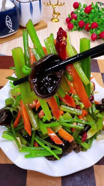 凉拌西芹怎么做_凉拌西芹热量高吗-第3张图片-山城妙识 凉拌西芹怎么做_凉拌西芹热量高吗-第3张图片-山城妙识